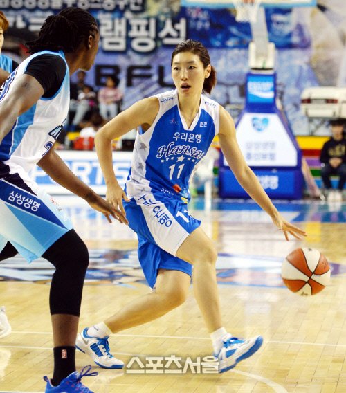 우리은행 임영희,WKBL 3라운드 MVP…MIP는 KDB 구슬 : 네이트 스포츠