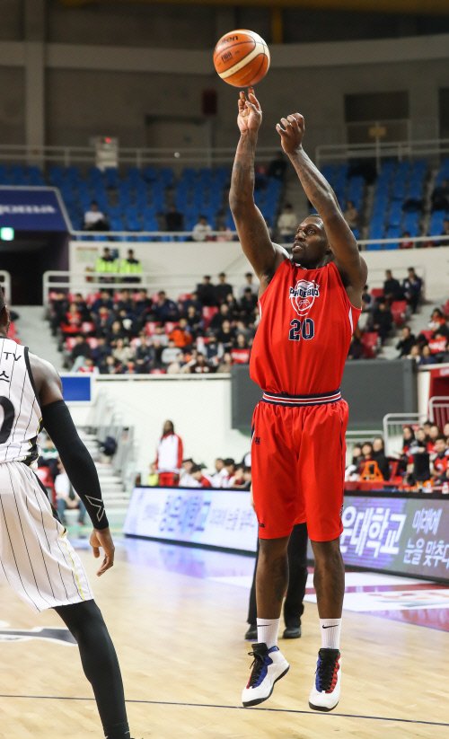 LG 꺾은 현대모비스, 2018 마지막 홈경기 승리+KBL 신기록 겹경사 : 네이트 스포츠
