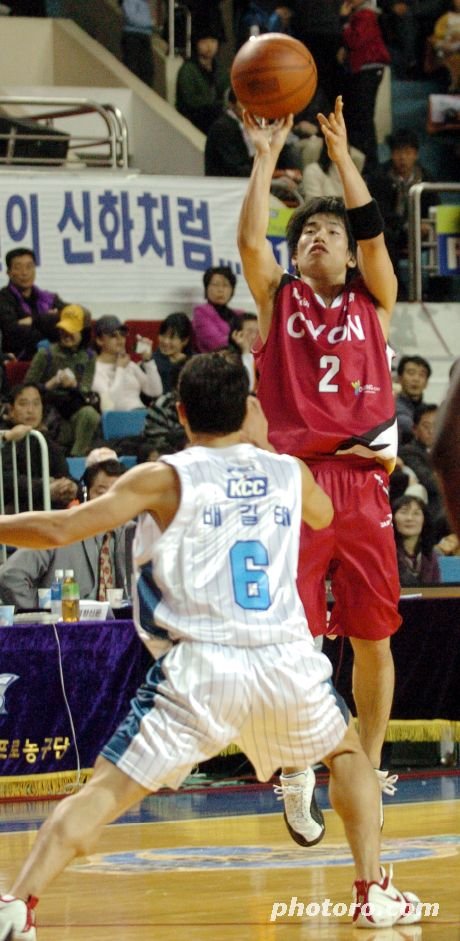 [농구]이현민의 3점포 작렬 : 네이트 스포츠