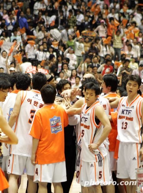 [농구]힘겹게 승리를 챙긴 KTF! : 네이트 스포츠