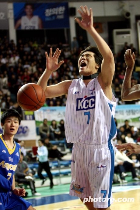 서장훈, `악! 내볼~` : 네이트 스포츠