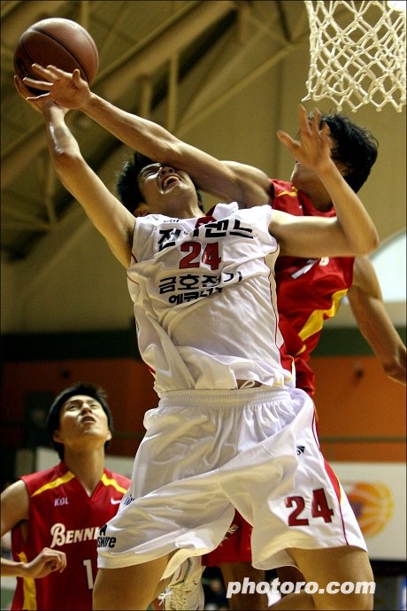 송수인, 넣고 말테야! : 네이트 스포츠