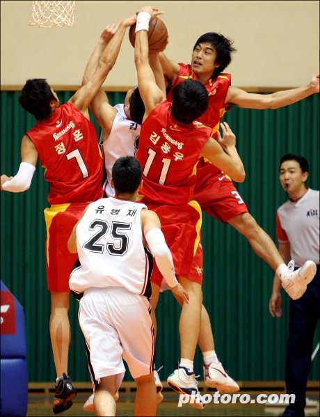 김봉수를 막아라! : 네이트 스포츠