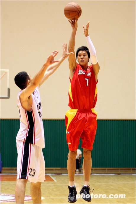 정훈, 3점슛 쯤이야... : 네이트 스포츠