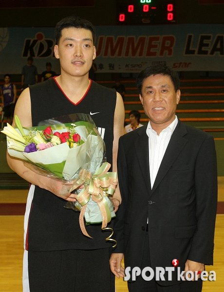 상무 김봉수 ‘2009 KBL 서머리그 센터상’ : 네이트 스포츠