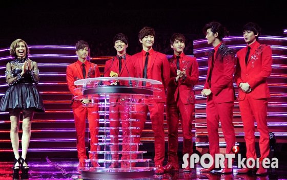 2PM, MTV VMAJ `최우수 그룹 비디오상` 수상 : 네이트 연예