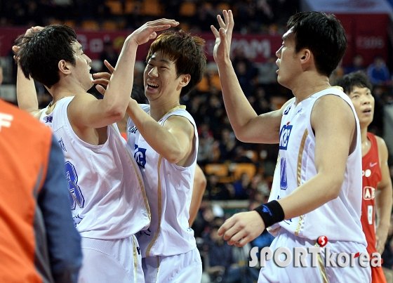 KCC, 오늘 분위기 최고야! : 네이트 스포츠