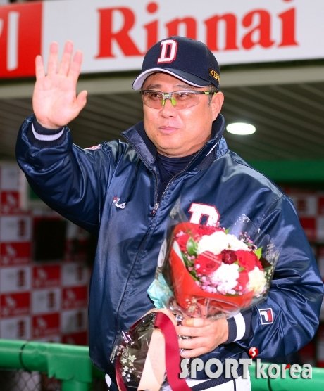 김태형 감독 개인통산 100승 달성 네이트 스포츠