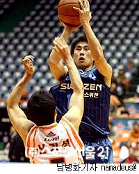 '고추가루 부대'KCC, KTF에 승리...2위 싸움 난전 : 네이트 스포츠