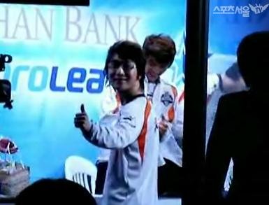 [프로리그] KTF, 강민 앞세워 라이벌 SKT제압 : 네이트 스포츠