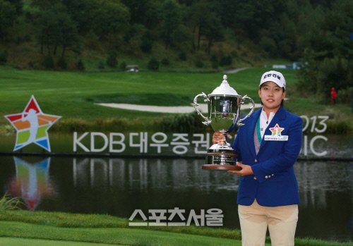 배희경, LPGA 스타들 제치고 KDB대우증권 클래식 정상 : 네이트 스포츠