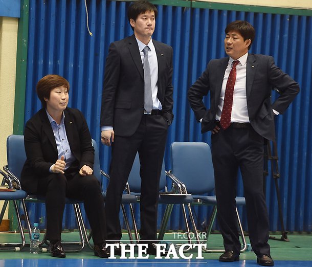 [TF포토] KDB 안세환 감독 '1승하기 참 어렵네' : 네이트 스포츠