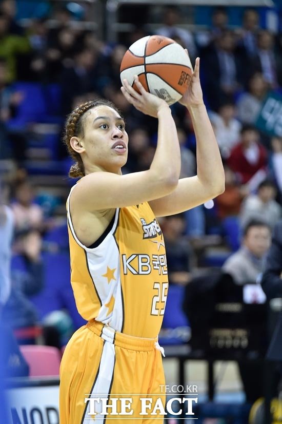 [WKBL] '햄비 20점' KB스타즈, KEB하나은행에 역전승 : 네이트 스포츠