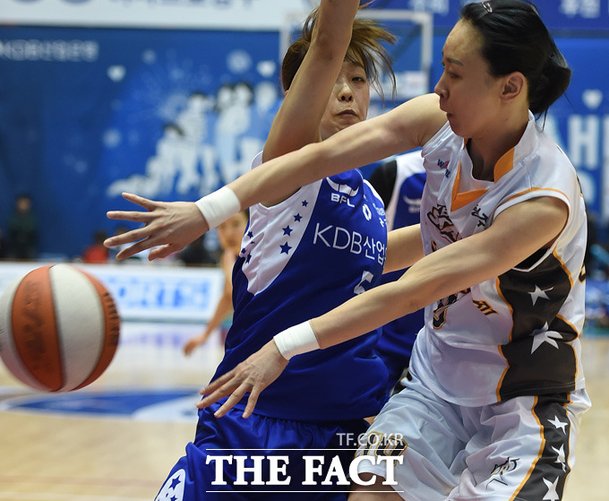 [TF클릭] '11연패 탈출' 울어버린 KDB, 니들이 눈물의 의미를 알아? : 네이트 스포츠