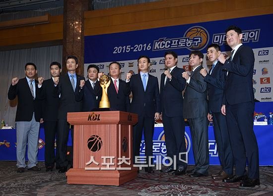 KBL 10개 구단 사령탑 한 입 모아 "플라핑 규제 잘 된 일" : 네이트 스포츠