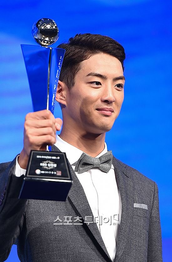 테임즈 MVP·구자욱 신인상…2015 KBO 시상식 성료(종합) : 네이트 스포츠