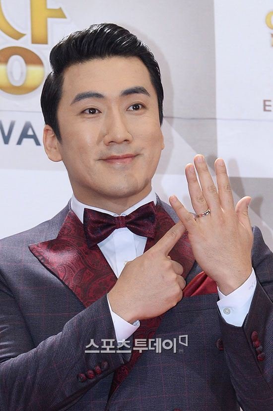 [ST포토]'KBS 연예대상' 이상훈, '곧 결혼할 새신랑이랍니다' : 네이트 연예