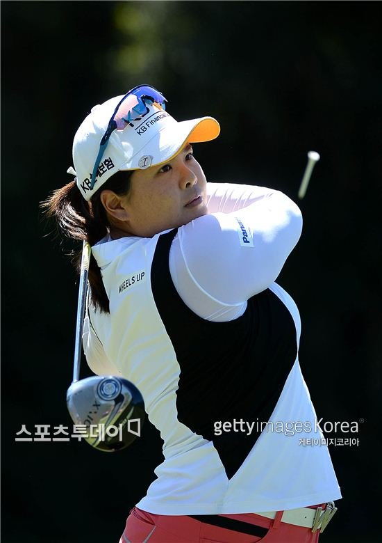 박인비, KIA 클래식 1R 5언더파 공동선두 : 네이트 스포츠