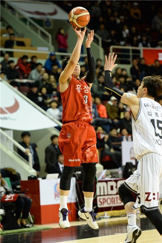 '4Q 15점 폭발' 이정현, KGC인삼공사 6연승 견인 : 네이트 스포츠