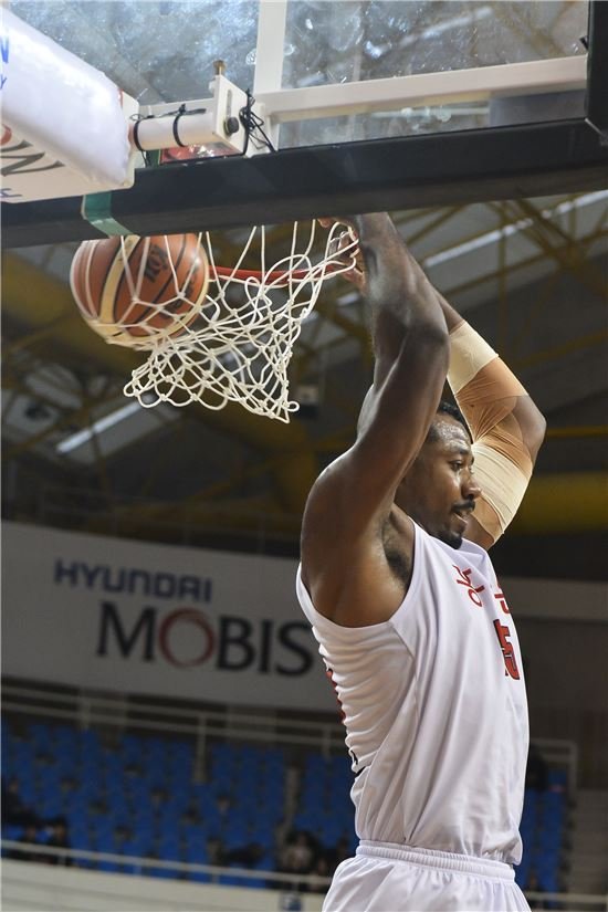 KGC인삼공사, DB 잡고 5연승…오리온, KCC 잡고 3연패 탈출(종합) : 네이트 스포츠