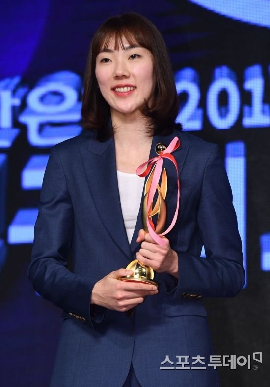 [WKBL 시상식]박혜진, 통산 4번째 MVP 수상…위성우 감독 6년 연속 지도상(종합) : 네이트 스포츠