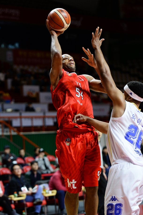 [KBL] '17리바운드' 리온 윌리엄스, 패배에도 빛난 '복덩이' : 네이트 스포츠