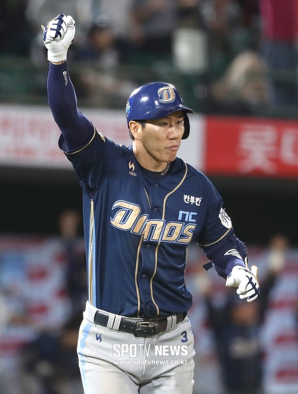 [준PO1 3줄 요약] '모창민 쐐기 만루포' NC, 롯데 잡고 'PO 확률 84.6%' : 네이트 스포츠