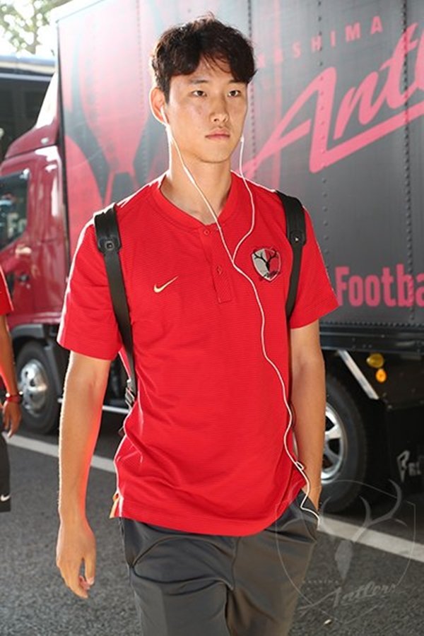 [SPO TALK] '가시마 데뷔' 정승현 "2022 카타르 WC 주전 수비수가 목표" : 네이트 스포츠