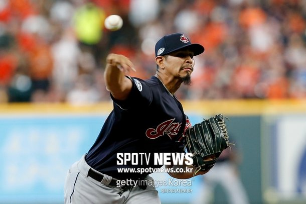 CLE, 17승 투수 카라스코와 3년 연장 계약 : 네이트 스포츠