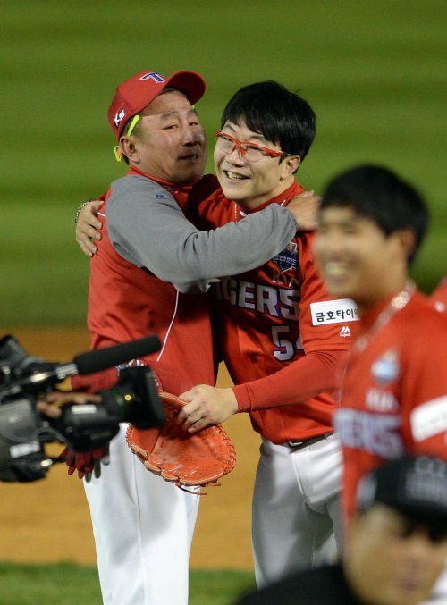 [KS5] '시리즈 MVP' 양현종 "하늘의 기운이 따랐다" : 네이트 스포츠