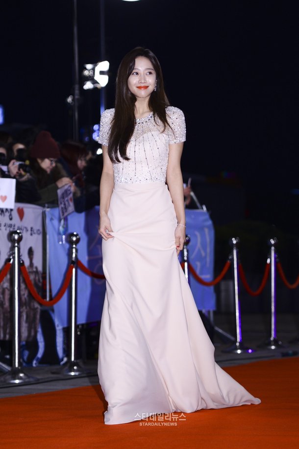 [S포토+] 조보아, '수줍은 미소' (2016 KBS 연기대상) : 네이트 뉴스