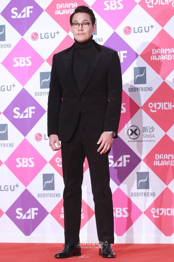 [S포토+] 박성웅, '찍혀는 드릴게' (2016 SBS 연기대상) : 네이트 뉴스