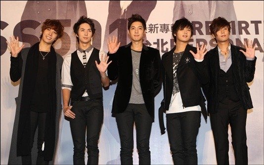 SS501, '뮤뱅' K차트 1위..中서 "감사" : 네이트 연예