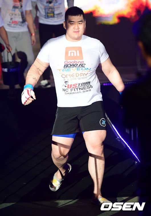 심건오, 허재혁에 23초 만에 TKO 승…벼락같은 승리 [로드FC050] : 네이트 스포츠