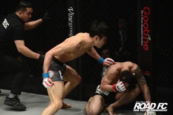 '최연소 챔피언' 이정영 "멈추지 않겠다…무겸이 형 고마워" [로드FC050] : 네이트 스포츠