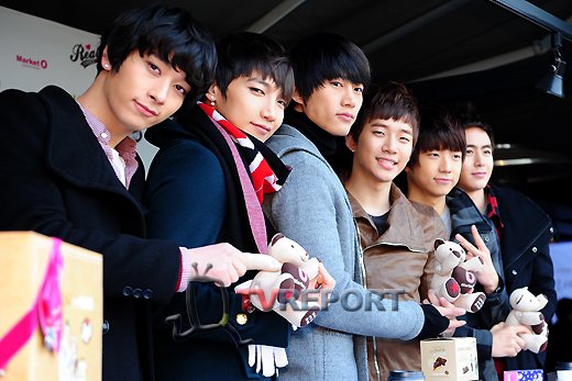 [T포토]'짐승돌' 2PM, '팬사인회 왔어요' : 네이트 연예