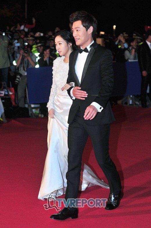 [T포토 l 이희준] "고은양과 함께 왔어요~"(BIFF 17th) : 네이트 연예