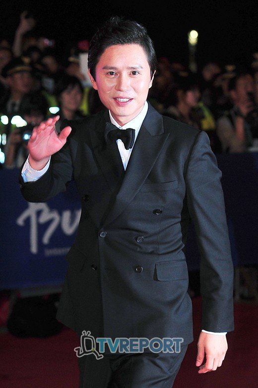 [T포토 l 김민종] '눈빛이 초롱초롱~'(BIFF 17th) : 네이트 연예