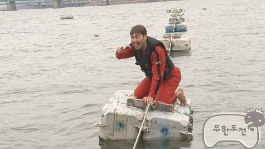 노홍철 입수 감행…'무한도전' 술래잡기 반전 뭐길래 : 네이트 연예