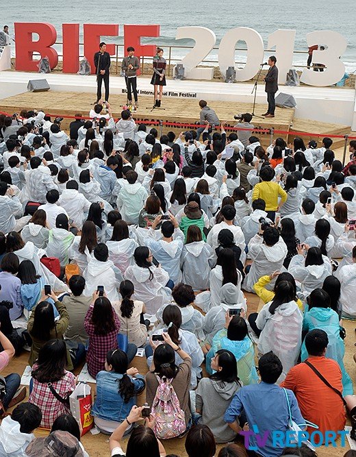 [T포토] 정우성-한효주 '해운대에 뜨다!'(18th BIFF) : 네이트 연예