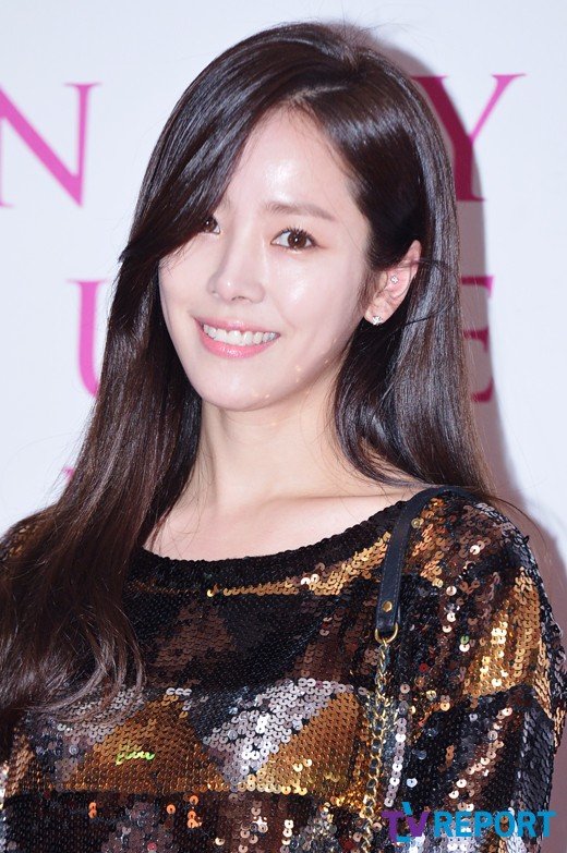 한지민, 7년째 명동거리 나선 이유? '모금 캠페인 앞장' : 네이트 연예