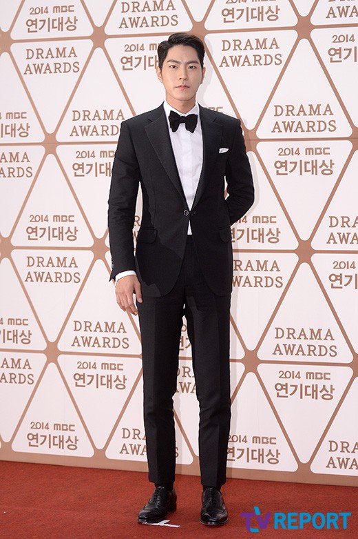 [T포토] 홍종현 '훤칠한 키가 매력적!'(MBC 연기대상) : 네이트 연예