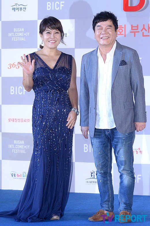 [T포토] 조혜련-심형래 "블루 톤으로 맞춰 입었어요" : 네이트 연예
