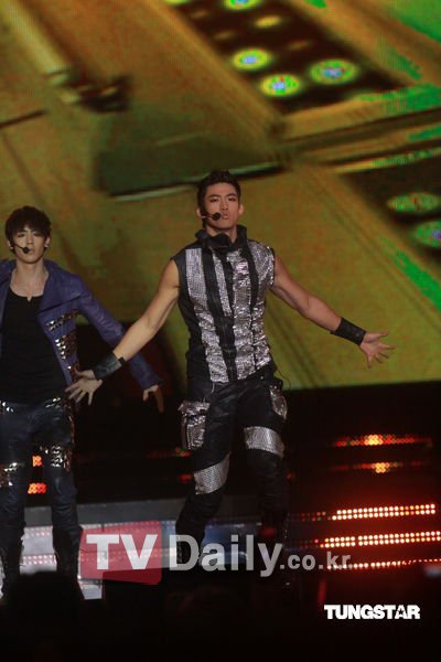 [TD포토] 2010 MAMA, 2PM 옥택연 "여러분~ Chu♡' : 네이트 연예