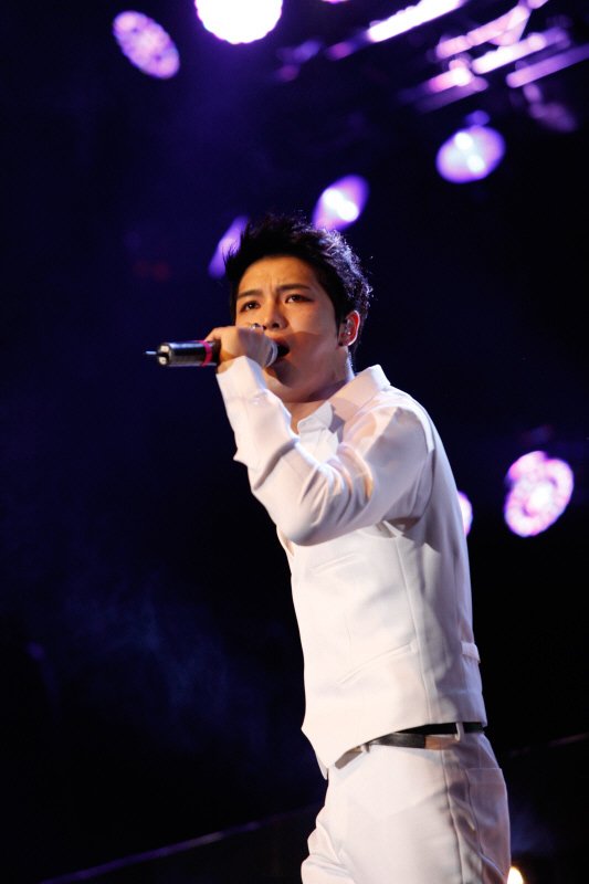 [TD포토] JYJ 김재중, 유럽 팬들도 '무느님' 매력에 '푹' : 네이트 연예