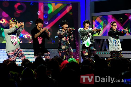 B1A4, 해외누리꾼 30만명이 꼽은 인기투표 1위 : 네이트 연예