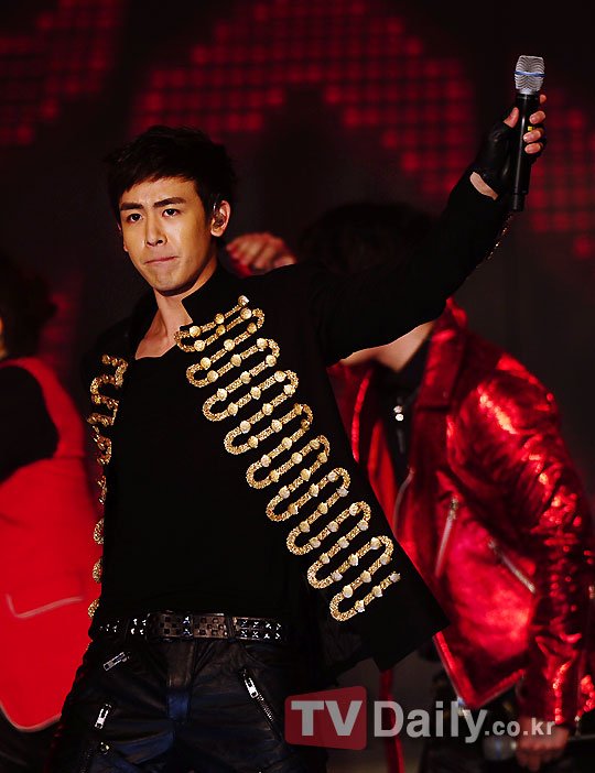 [TD포토] 2PM 닉쿤 '남자의 힘' (MBC 뮤직페스티벌) : 네이트 연예