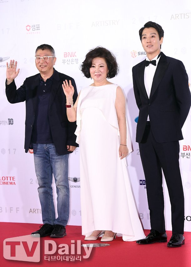 [2017 BIFF] '희생부활자' 김해숙X김래원, 세 번째 모자 호흡도 '성공적' : 네이트 뉴스