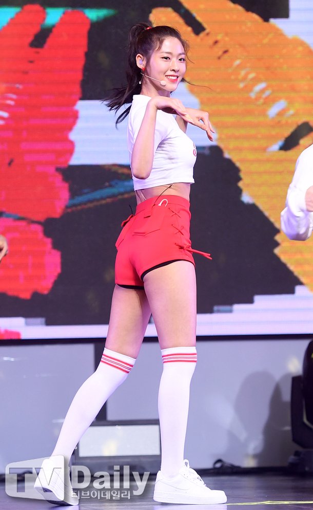 [TD포토] AOA 설현 '섹시한데 깜찍해~' : 네이트 연예