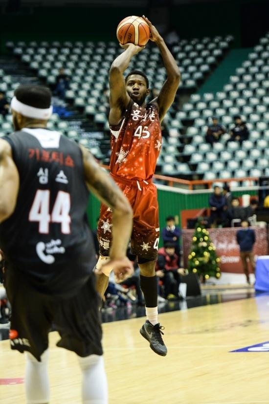 '마리오 34점 맹폭' KGC, 극적으로 KT 꺾고 2연승 달성 : 네이트 스포츠